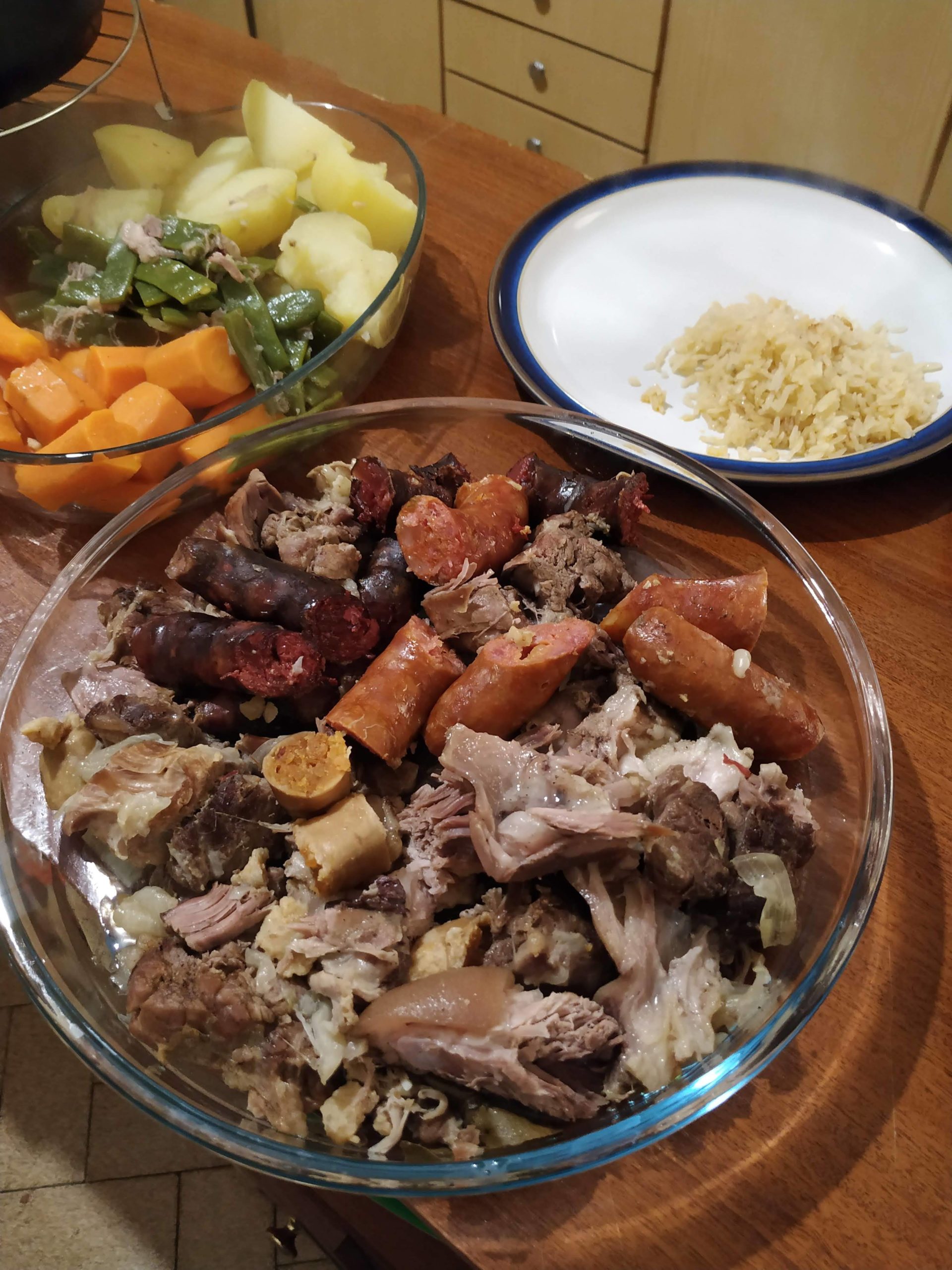 Cozido à portuguesa (meat and vegetable stew) | Mount Holyoke European ...